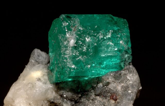 Emerald: The Green Treasure – Origin, Characteristics, and Uses ...