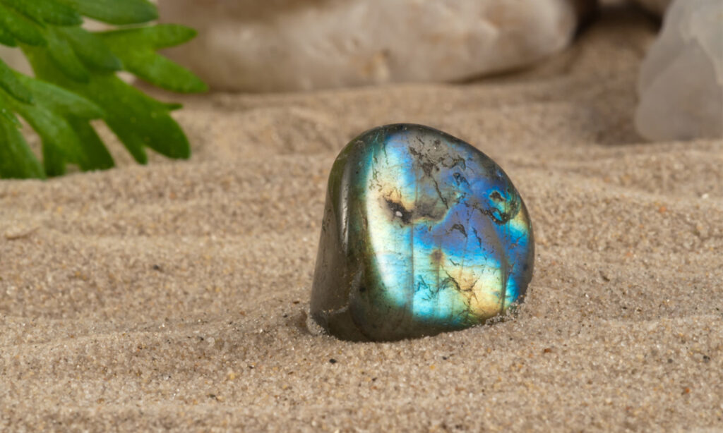 Labradorite: The Mystical Stone of Northern Lights – Uses and Lore ...