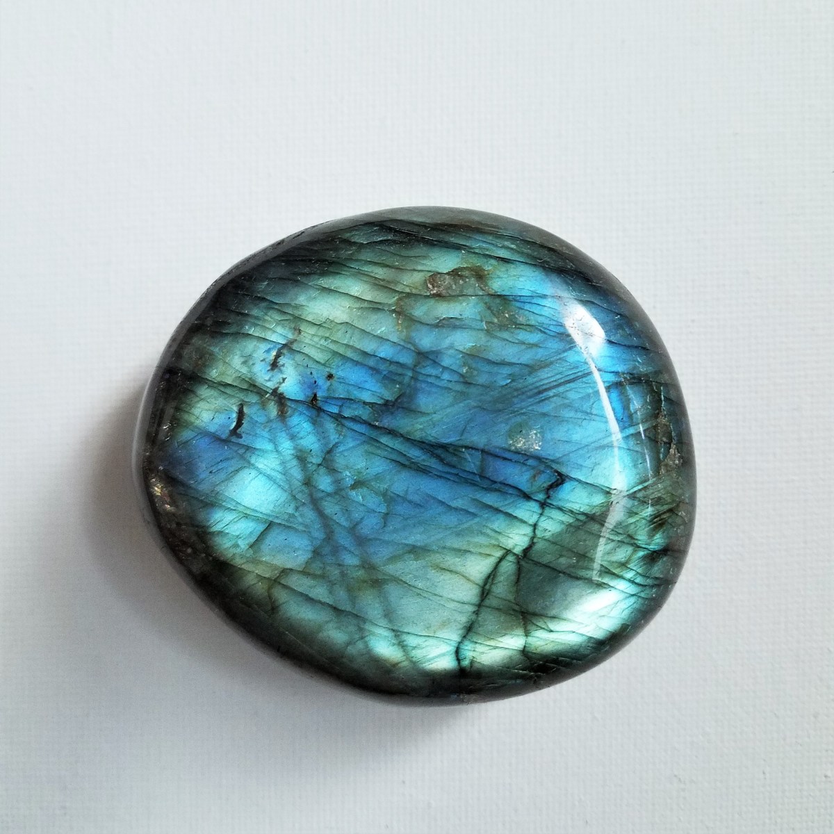Labradorite: The Mystical Stone of Northern Lights – Uses and Lore ...