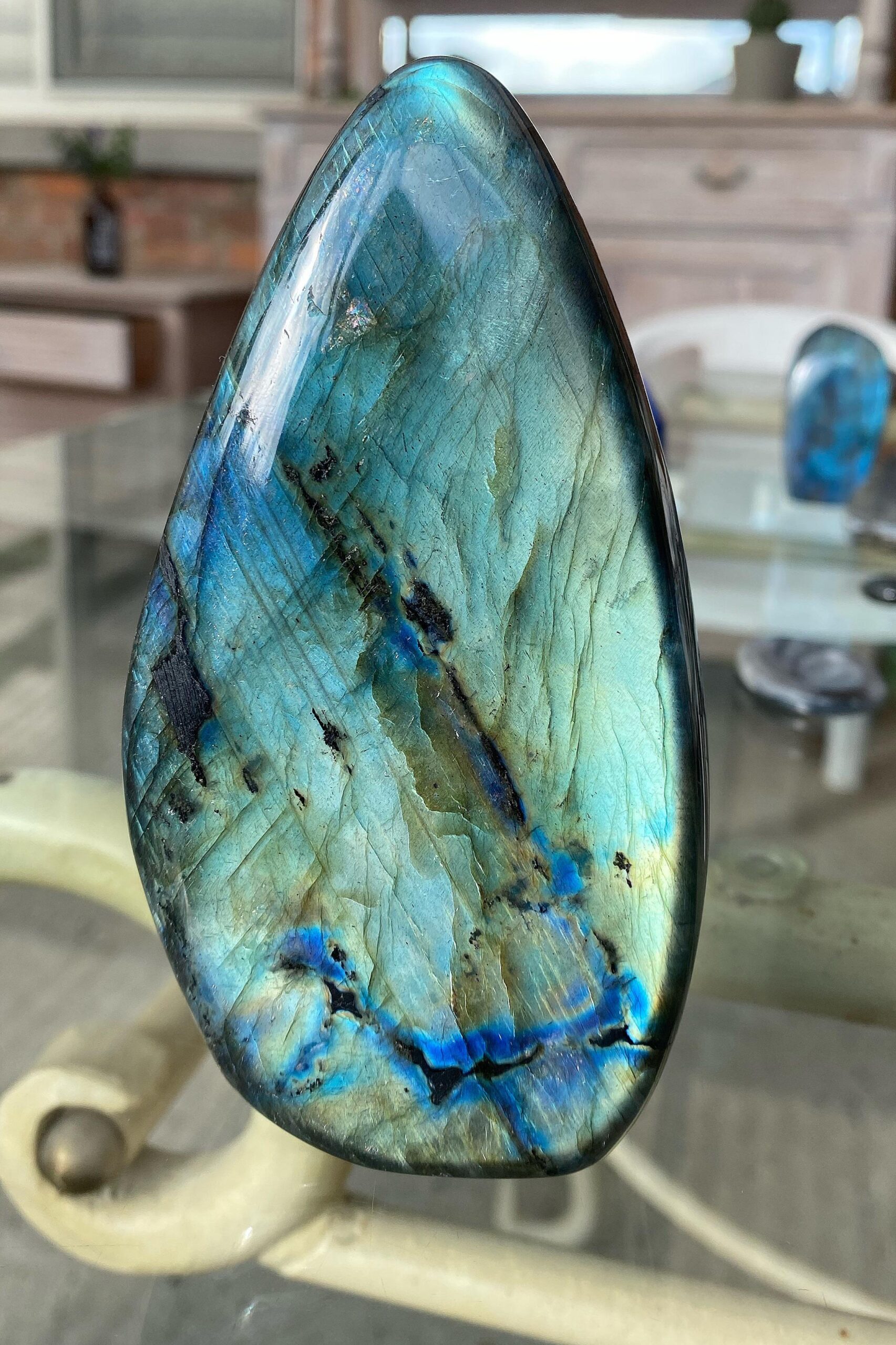 Labradorite: The Mystical Stone of Northern Lights – Uses and Lore ...