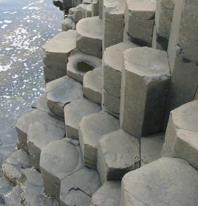 Why Do Some Rocks Break in Perfect Layers? - Geology Science