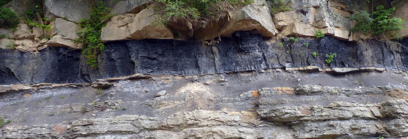 Why Do Some Rocks Break in Perfect Layers? - Geology Science