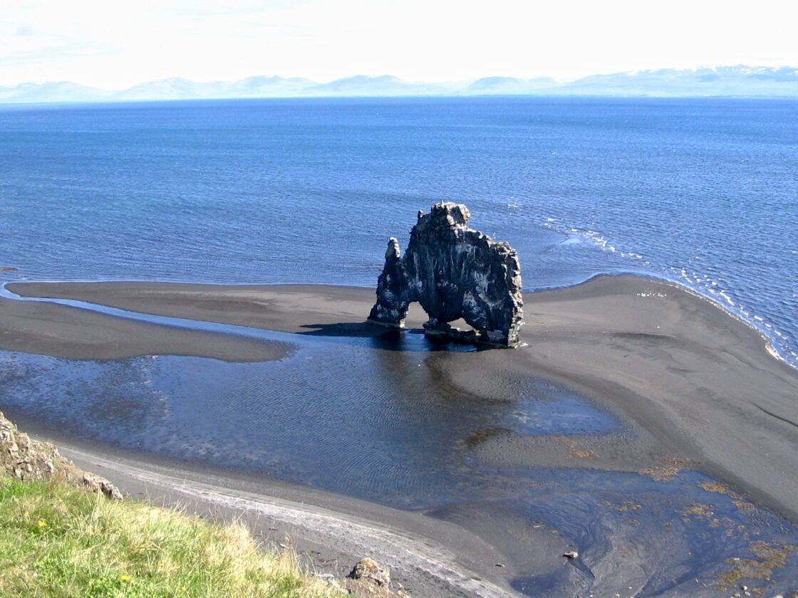 Hvitserkur: Geology, Formation & the Dragon-Shaped Basalt